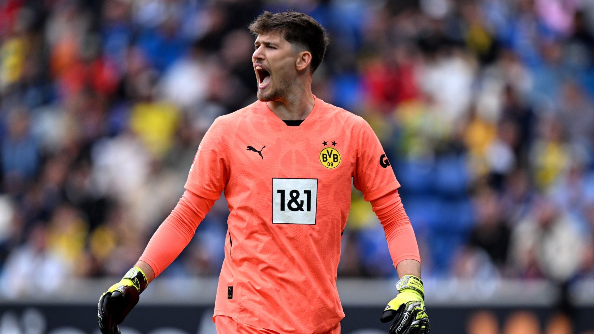 BVB, News und Gerüchte - "Dann wäre ich sehr viel am Plappern": Gregor Kobel lässt Zukunft bei ...